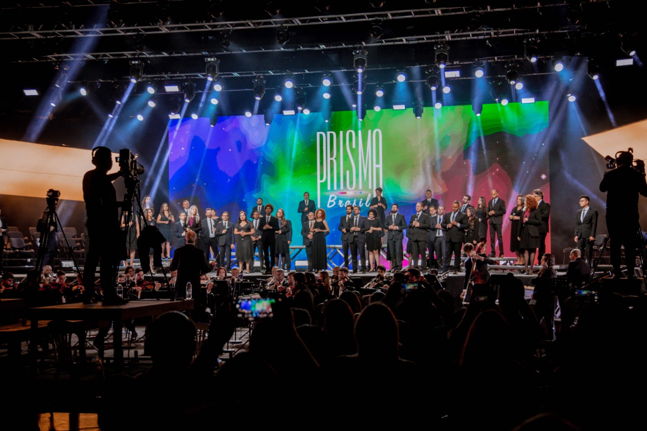 Prisma 40 anos comemora aniversário com novo DVD - UNASP Noticias